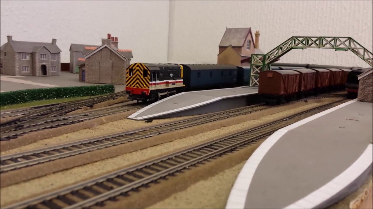 Hornby R2221 BR 4-6-2 Battle of Britain Class Tangmere No 34067 BR ...