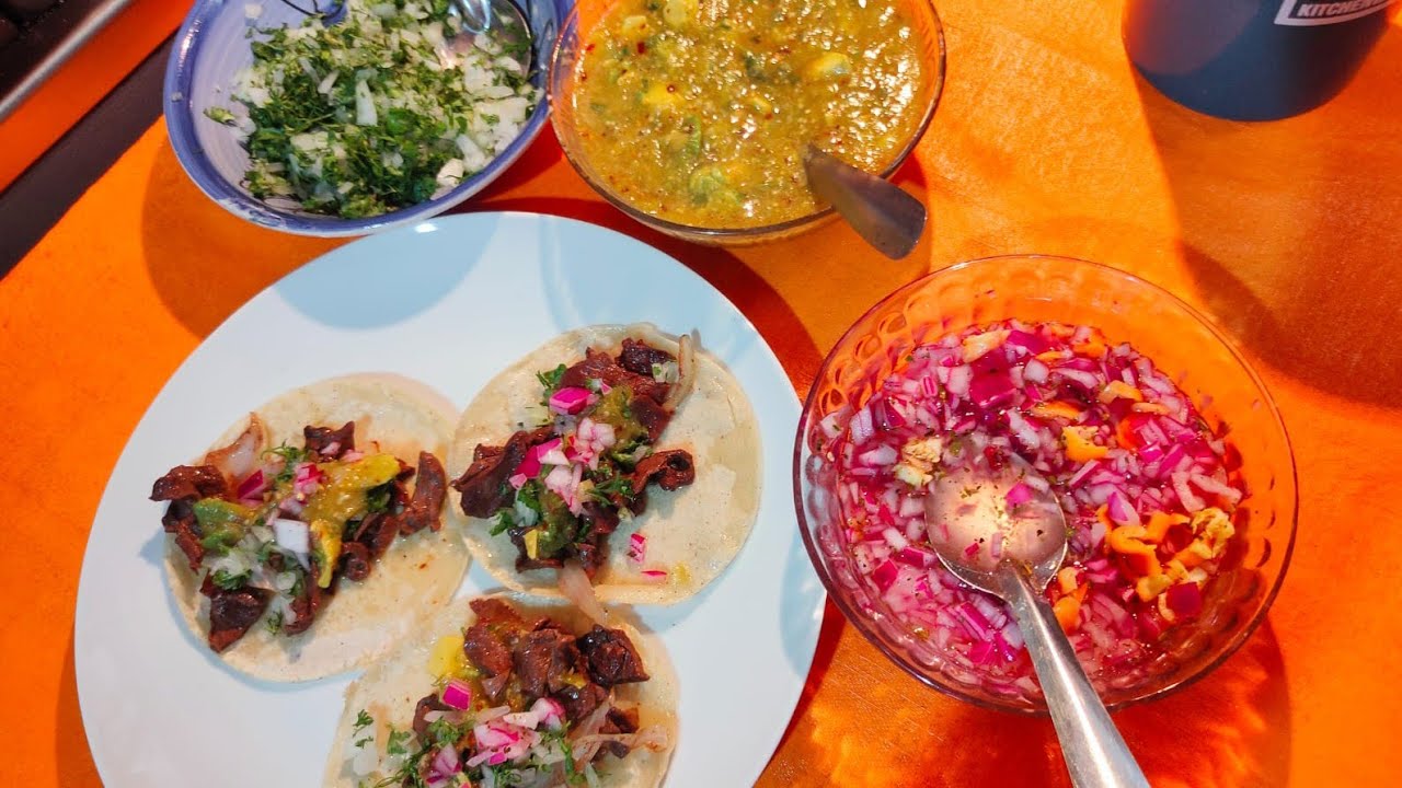 Tacos de corazon - YouTube