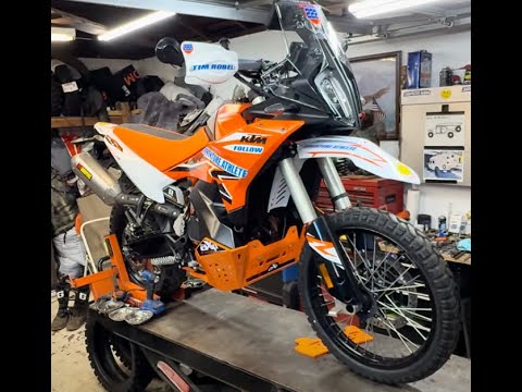 Ultimate Adventure Bike build Day 5. - YouTube