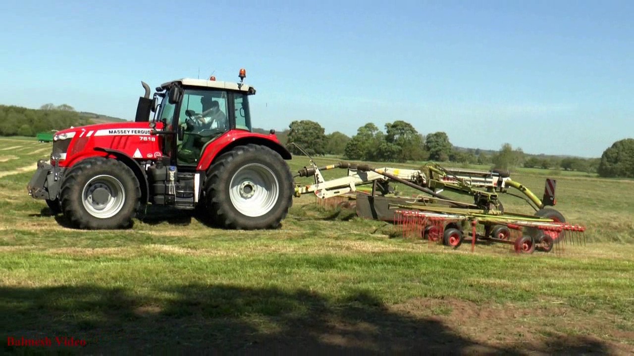 Silaging with Claas 860 and a NEW Fendt! - YouTube