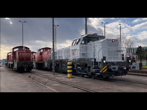 DB Cargo 4185 042-3 (Vossloh DE18) überführt zwei V 90 von Bremerhaven nach Bremen