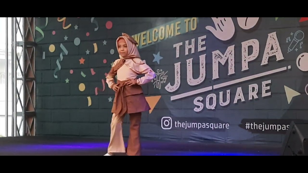 Tema busana muslim perform di event B&G model - YouTube