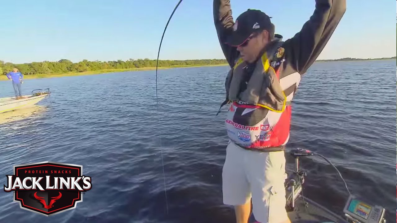 Reeling in an ALLIGATOR! | Jack Link's Jerky - YouTube