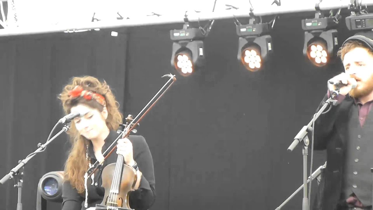 Holy Moly and The crackers play Beverley folk Festival 2 - YouTube