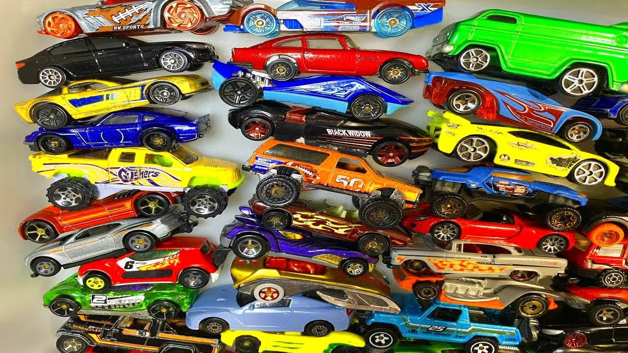 Welly Cars Galore Unboxing a Variety of Car Models 🚗🏁 - YouTube