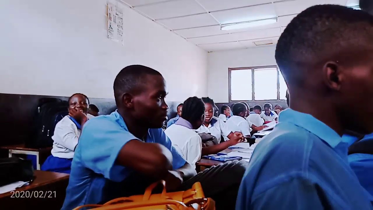 Quand on le prof est absent - YouTube