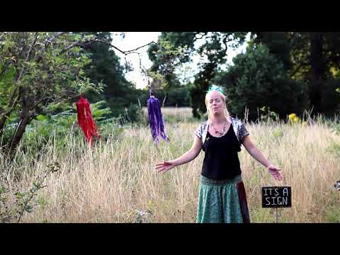 SoapBox Stage presents: Take Me Back To The Field by Amy Wragg - YouTube