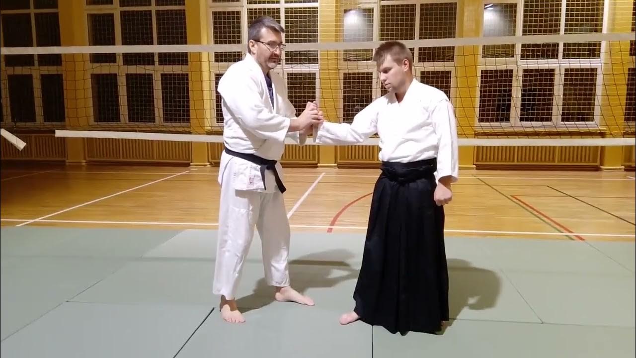 Kuzushi w Aikido - YouTube