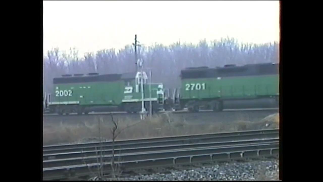 1989 BN at Savanna, Illinois across SOO diamond- Westbound w/ ex- MoPac & BN GP20 2002 - YouTube