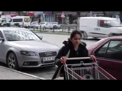 Bursa’da etkili olan fırtına parti stantlarını yerle bir etti