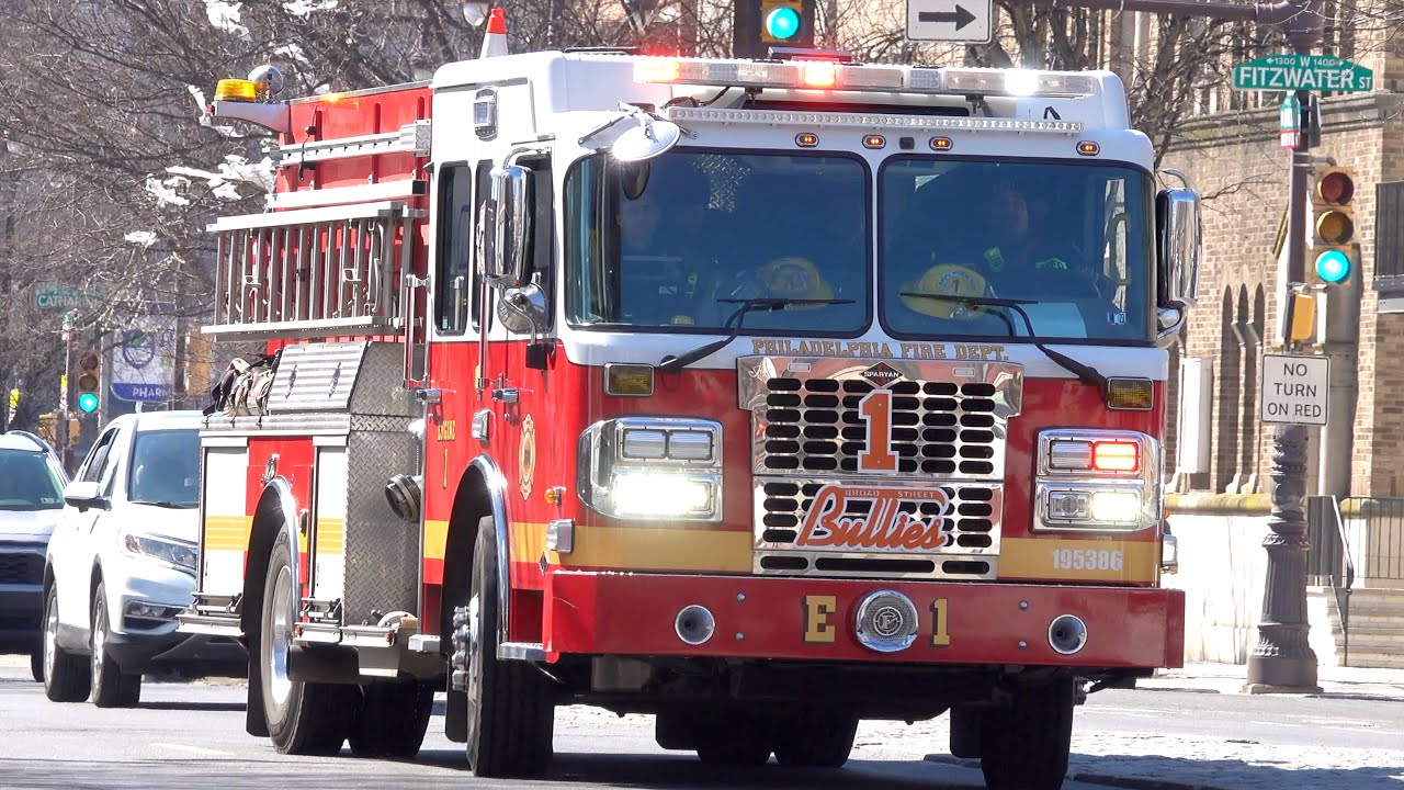 Philadelphia Fire Department Engine 1 Responding - YouTube