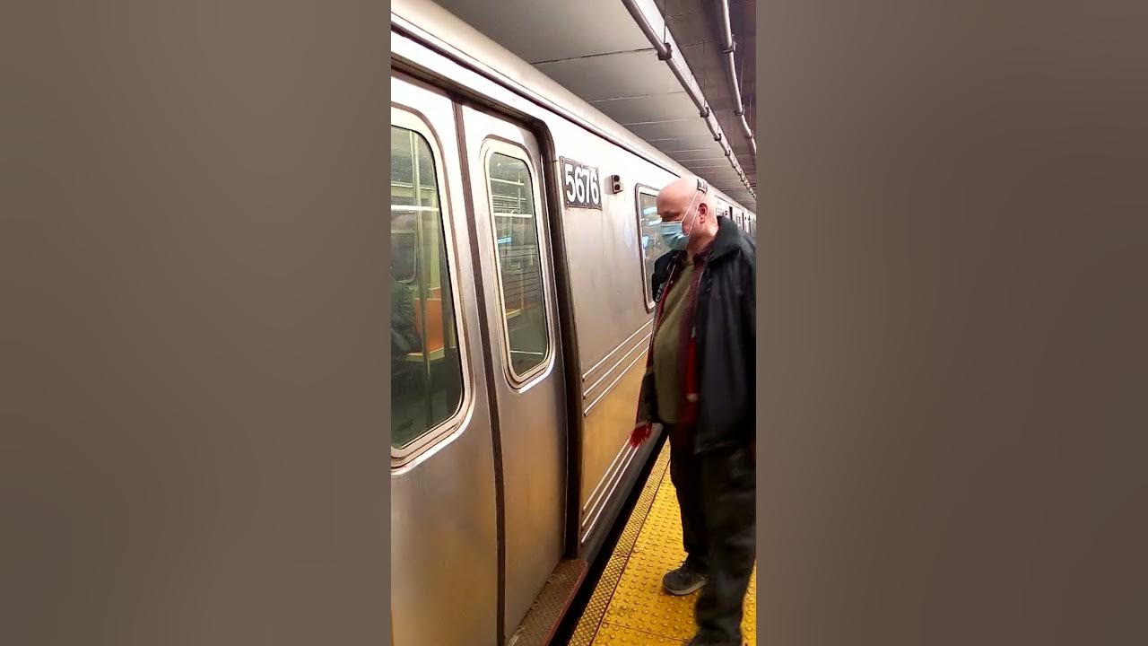 Brooklyn Bound R46 Q train entering and leaving 86th Street - YouTube