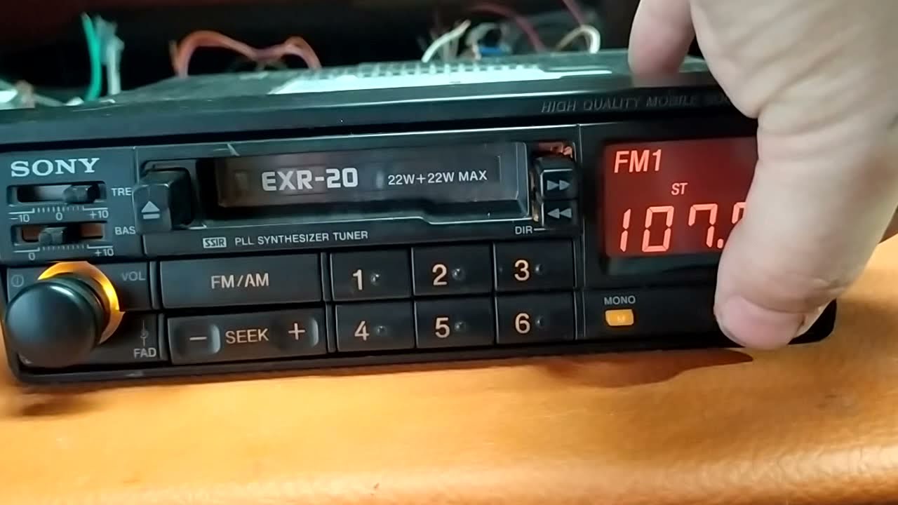 Estereo radio AM FM CASSETTE Sony Old school EXR-20 - YouTube
