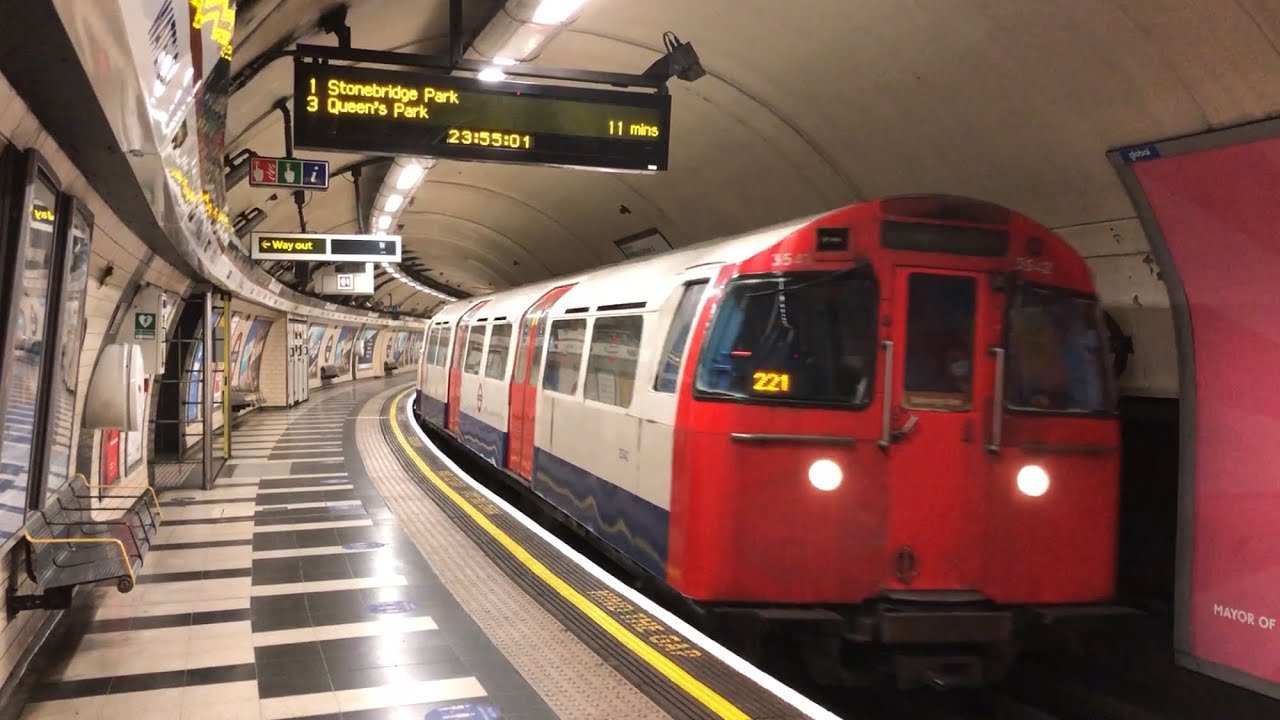 London Underground Bakerloo Line Train Arriving at Waterloo (221) - YouTube