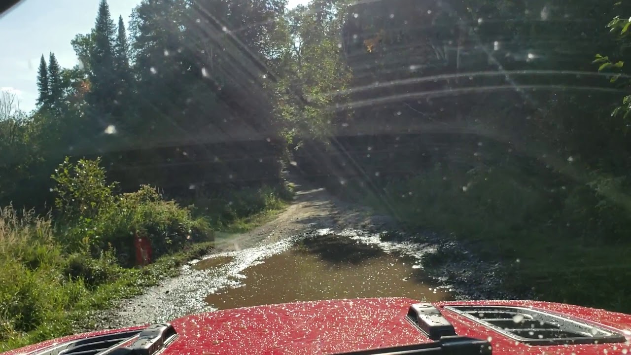 2019 Jeep Wrangler Rubicon water splash - YouTube