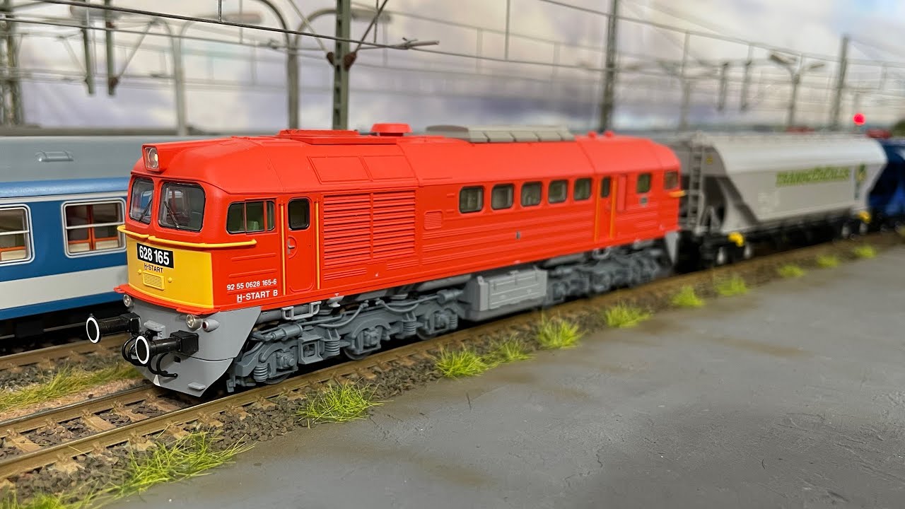 Vonatok a terepasztalon: GYSEV Teknő, CD Vectron, MÁV Szergej, ÖBB ...