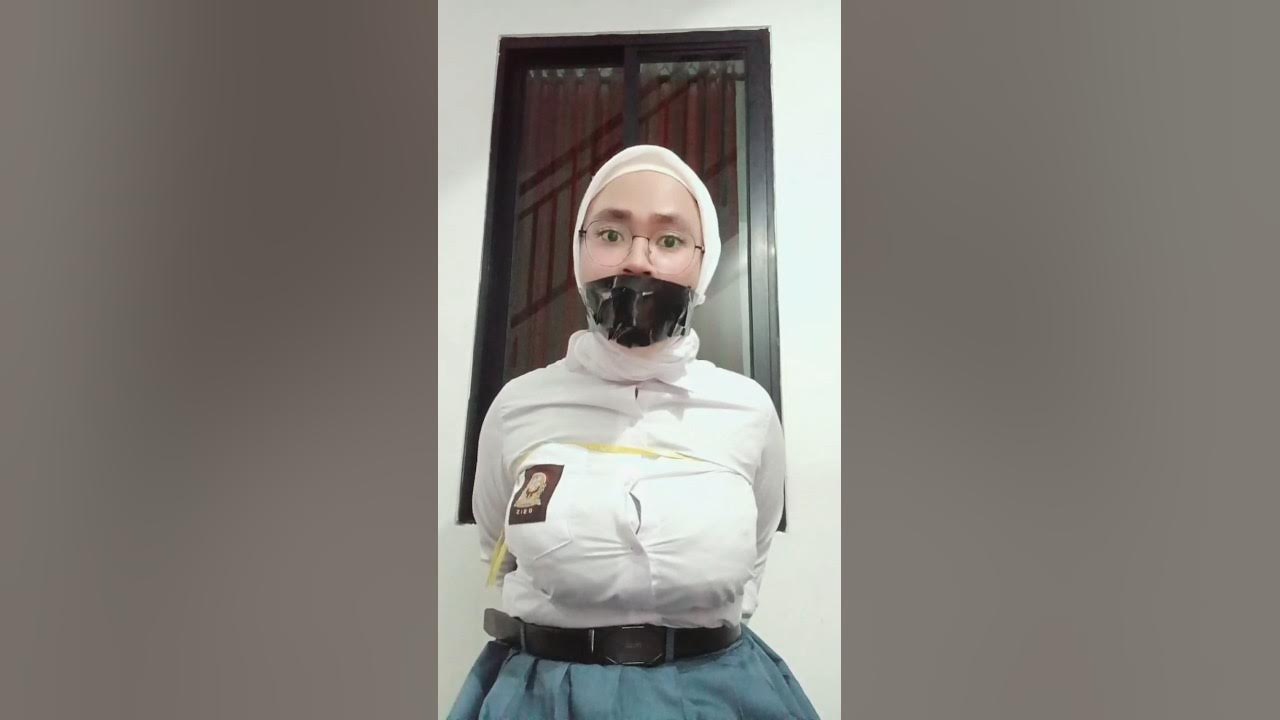 Wanita sma hijab diikat dan mulut dilakban hitam - YouTube
