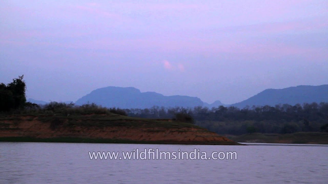 Denwa river surrounded by Satpura National Park - YouTube