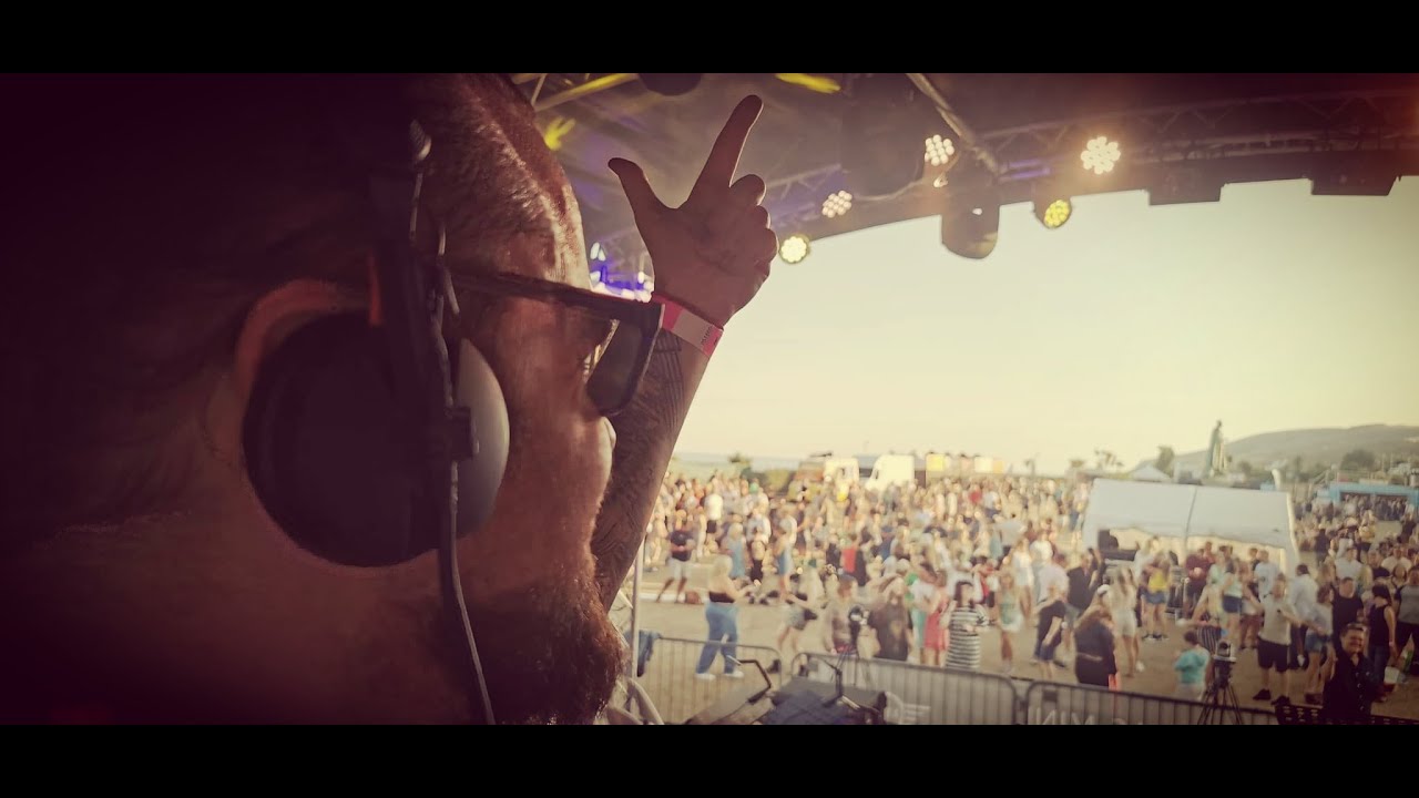 DJ Nicky B LIVE Mashup Set from E-Festival Eastbourne - YouTube