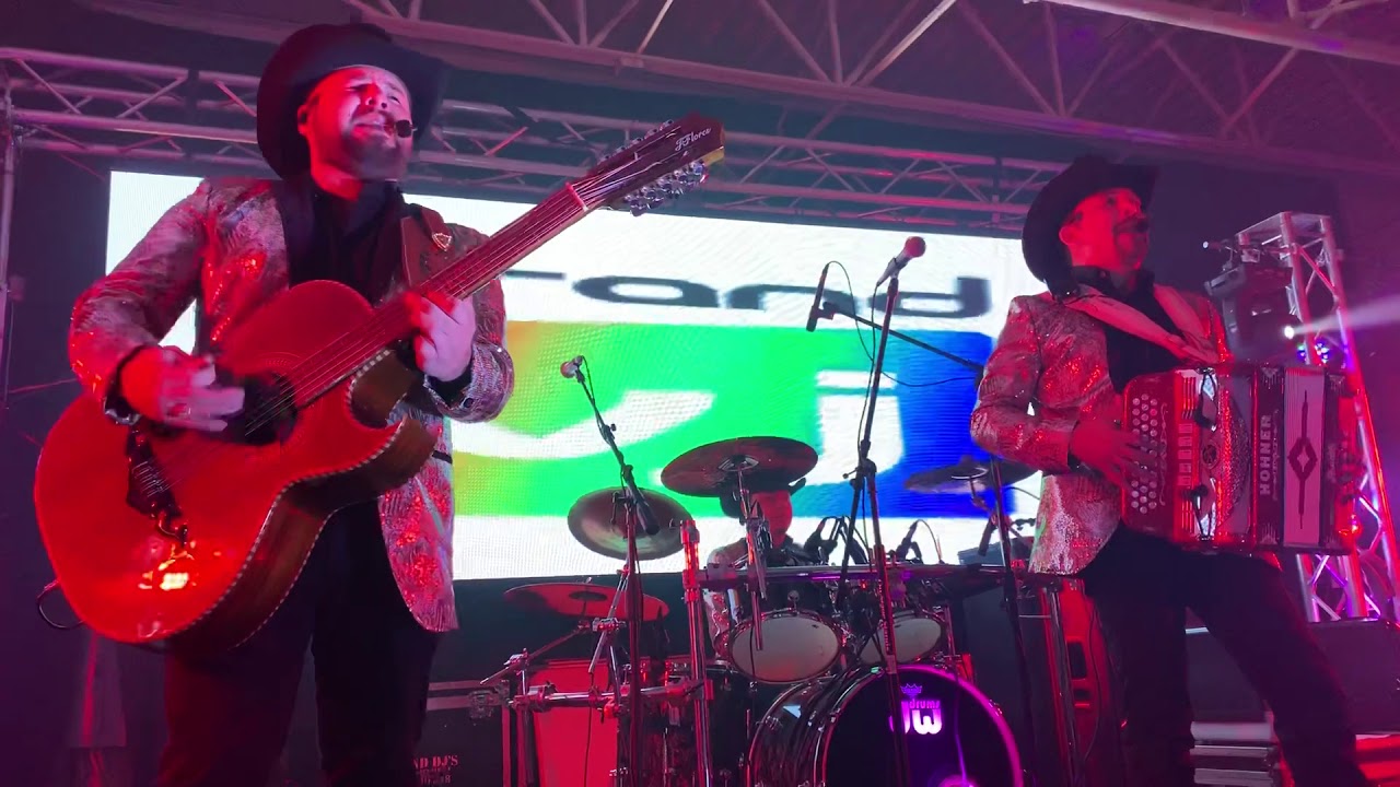 Javier Rios Jr y La Gran Herencia - La Carreta, El Ayudante (En Vivo ...