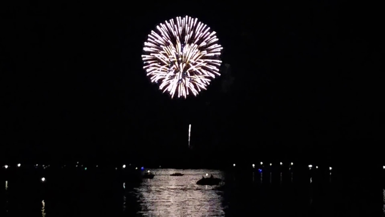 Gotham City Fireworks 2017: Over The Gotham River! - YouTube