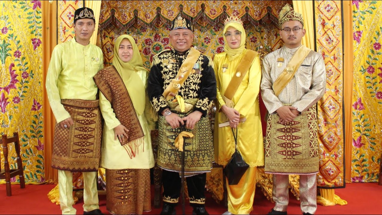 Penobatan Raja Sukadana ( Nieuw Brussel ) ke - VII - YouTube