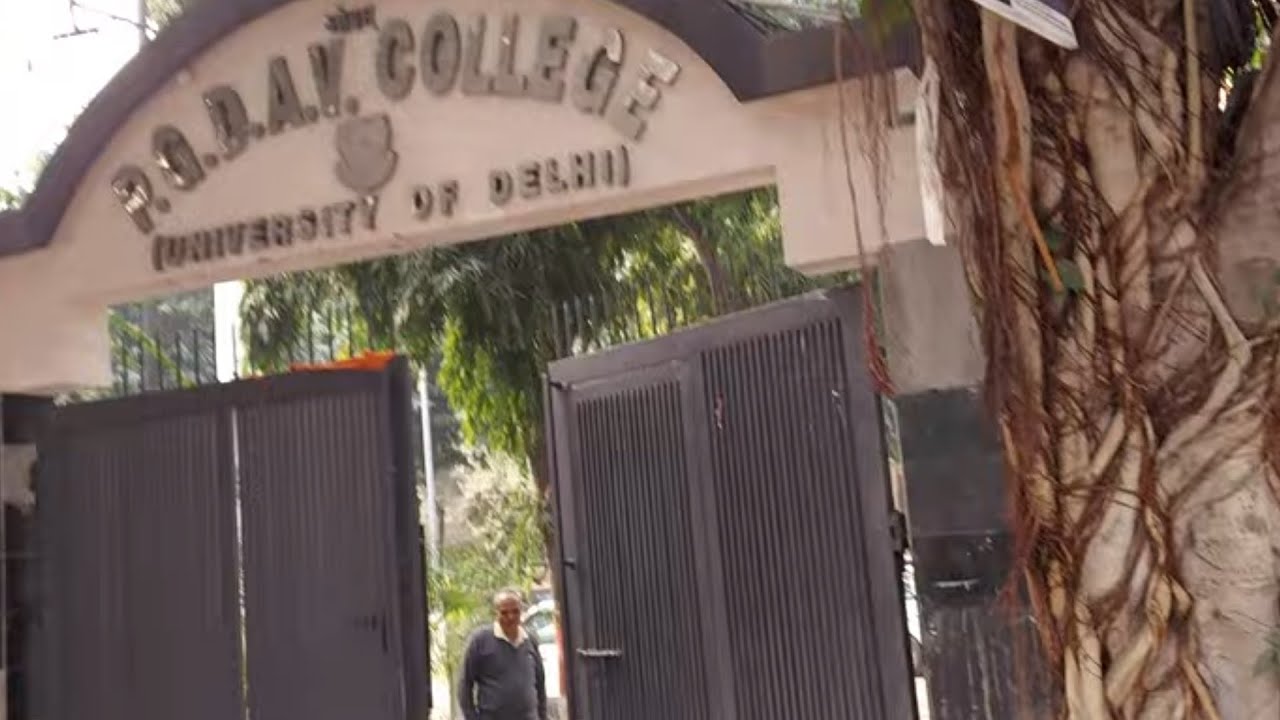 A Journey to PGDAV College, University of Delhi, Nehru Nagar, South ...