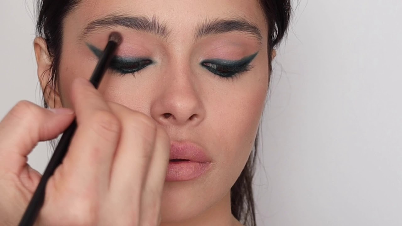 Green Cat Eyeliner Tutorial - YouTube