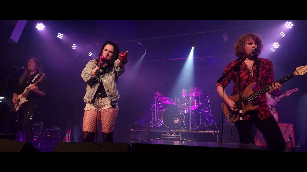 CHEZ KANE LIVE 28th OCT 2022, "BALL n CHAIN" , THE TIVOLI, BUCKLEY ...