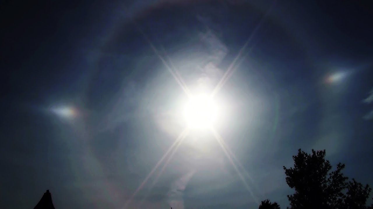 Winged Disc Appears In The Sky 7-8-2014 - YouTube