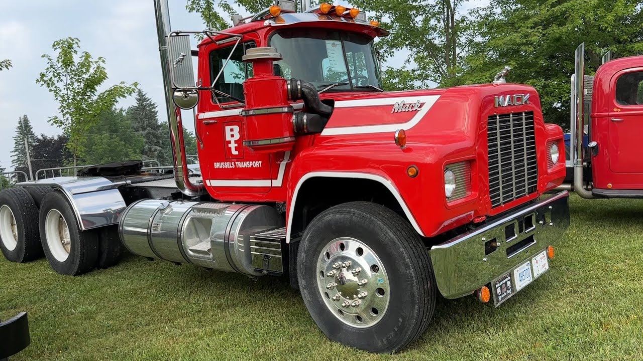 Style & Substance ! 1986 Mack R-600 Vintage Truck - YouTube