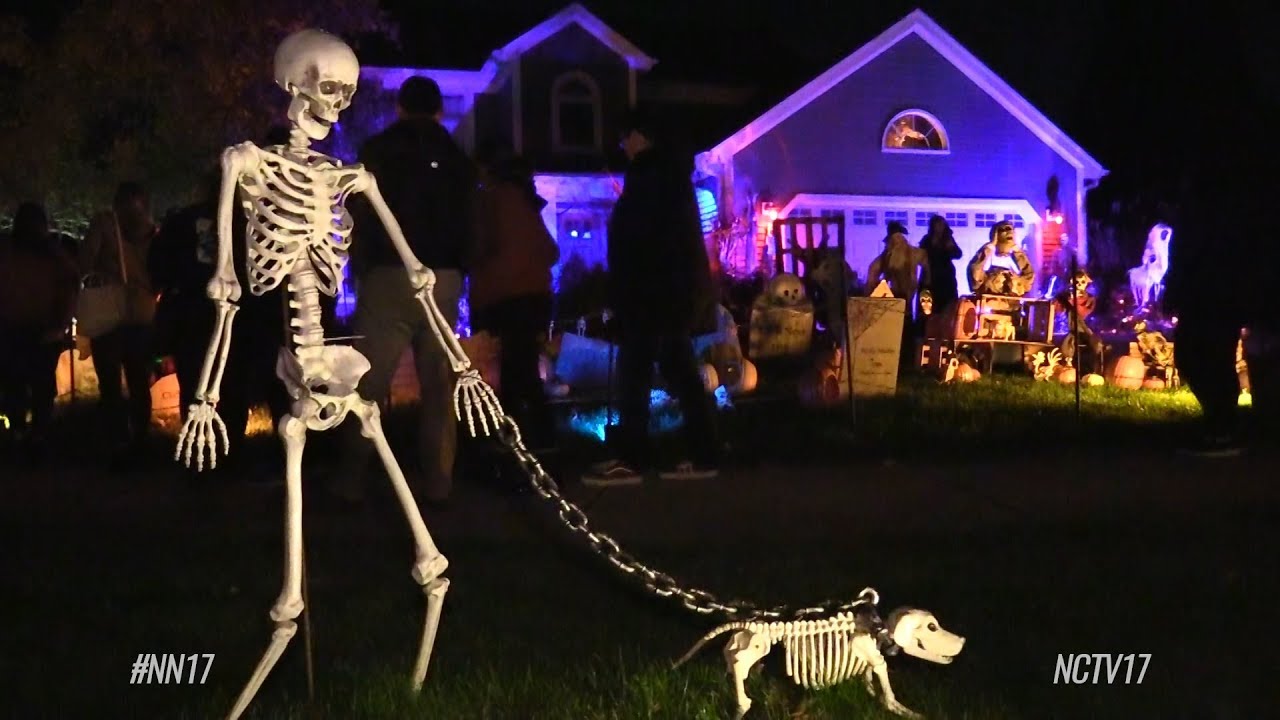 Halloween Trolley Lights Tour - YouTube