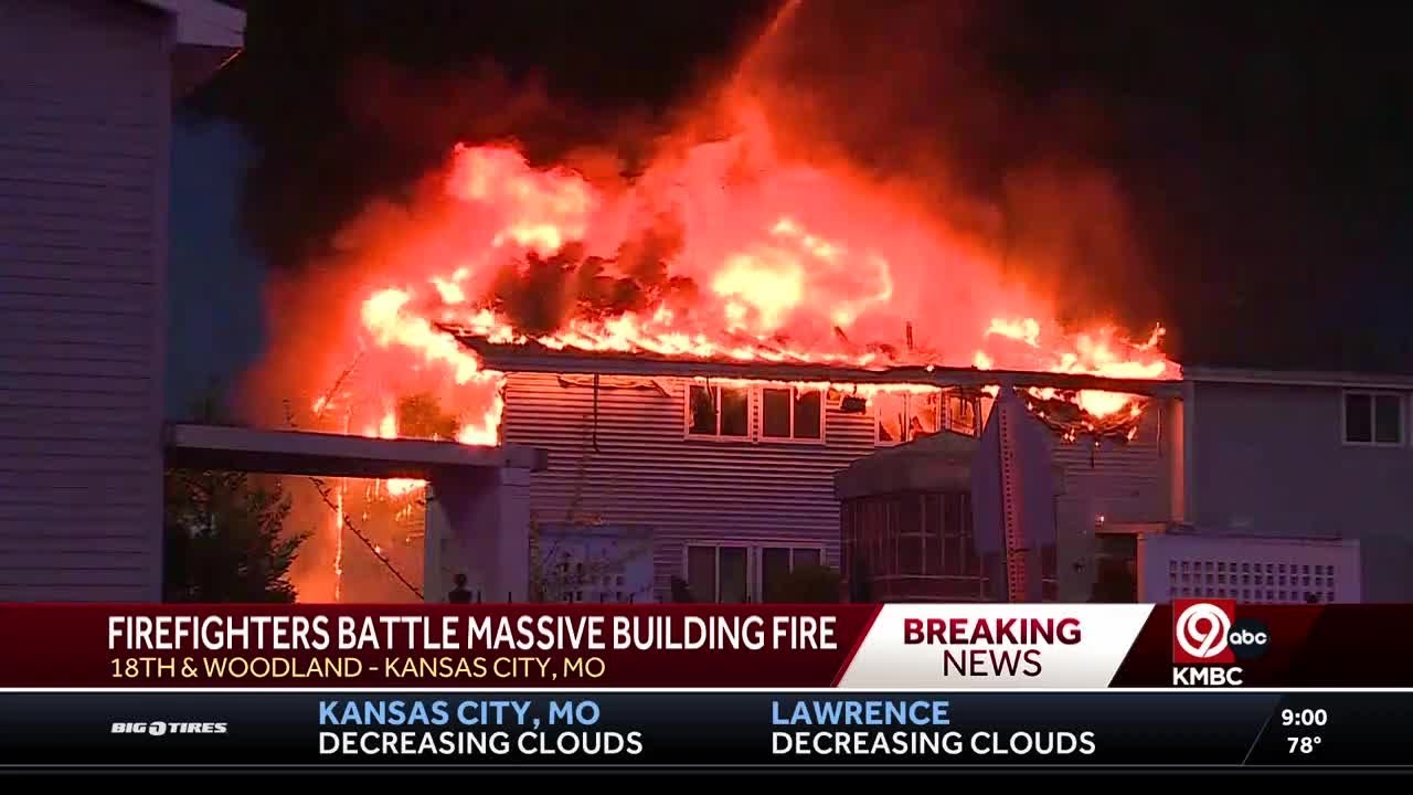 Kansas City firefighters battle large blaze at 18th and Woodland - YouTube