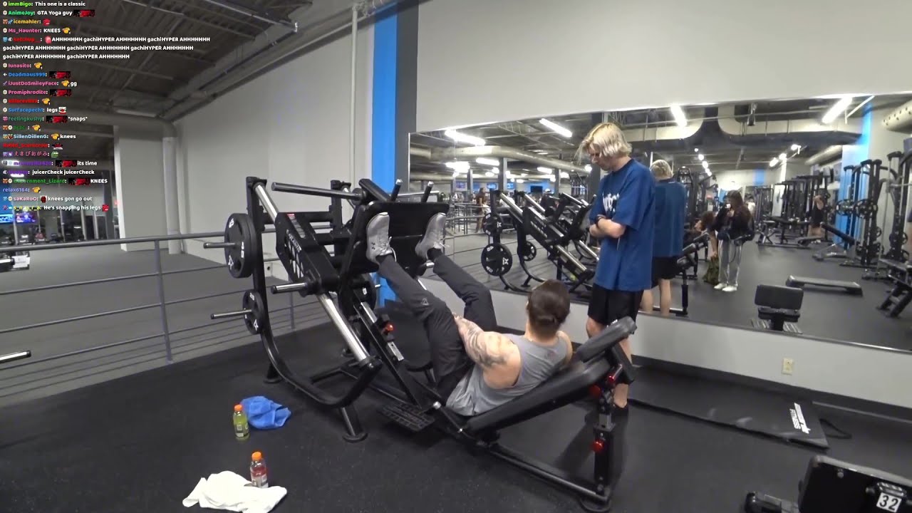 xQc is now moving to the Leg Press - YouTube
