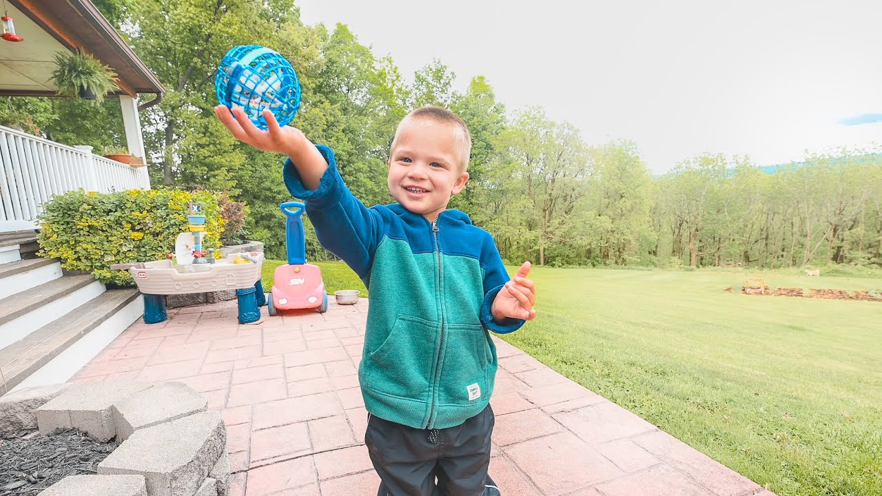 The Coolest TOY EVER! Playing with a kids Boomerang Ball - YouTube