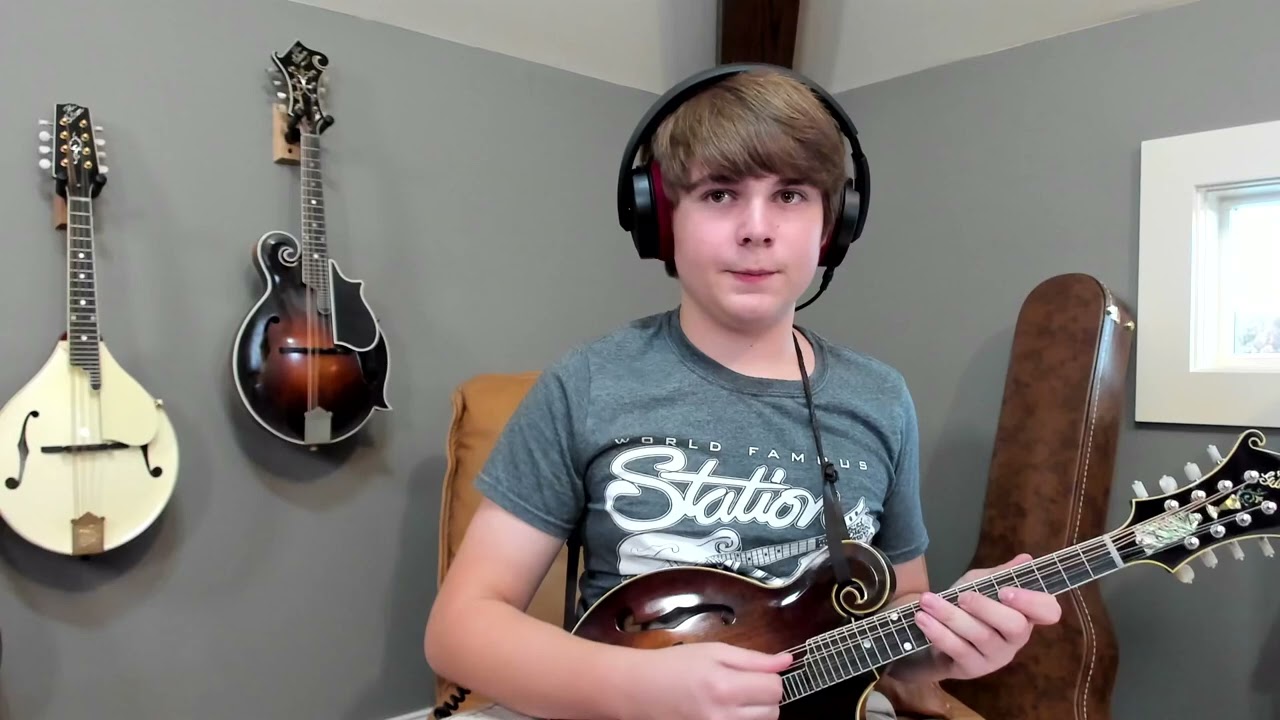 Meet the TN mandolin prodigy playing along Billy Strings, Marty Stewart