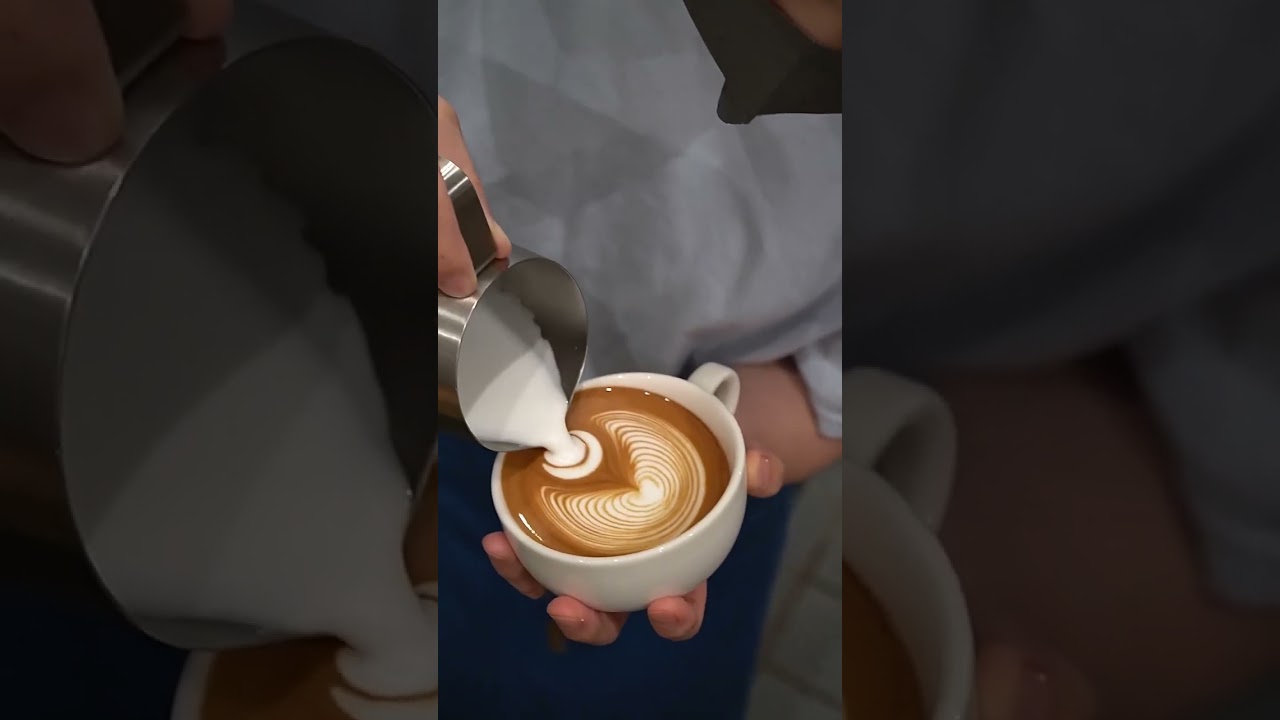 Wing Tulip Latte Art | Coffee Art #shorts #coffee [Barista:- @lattenista]