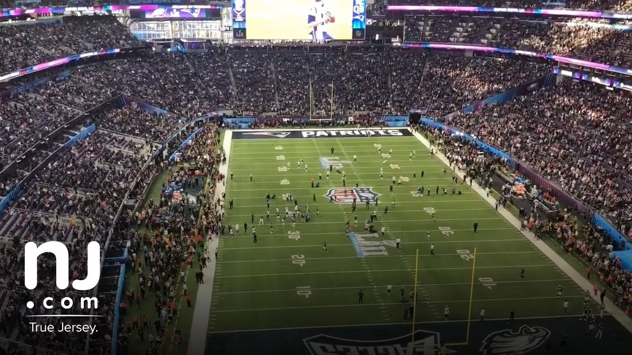 Eagles fans invade Super Bowl, boo Tom Brady - YouTube