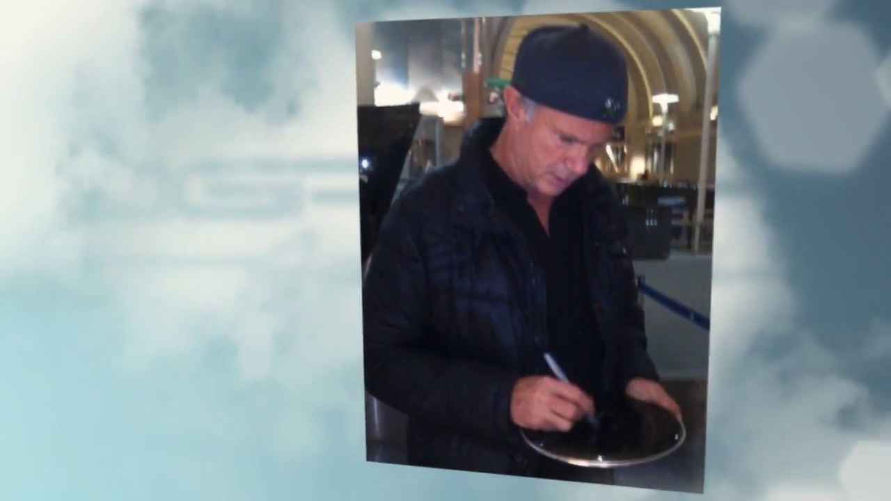 Chad Smith of Red Hot Chili Peppers signing autographs for ...