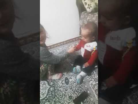 Oyuncağı elinden alınan yekta bebeğin siniri😂