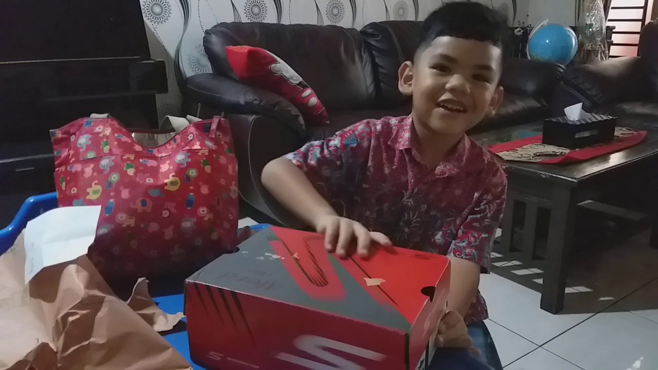 Buka paket dari pak pos - YouTube