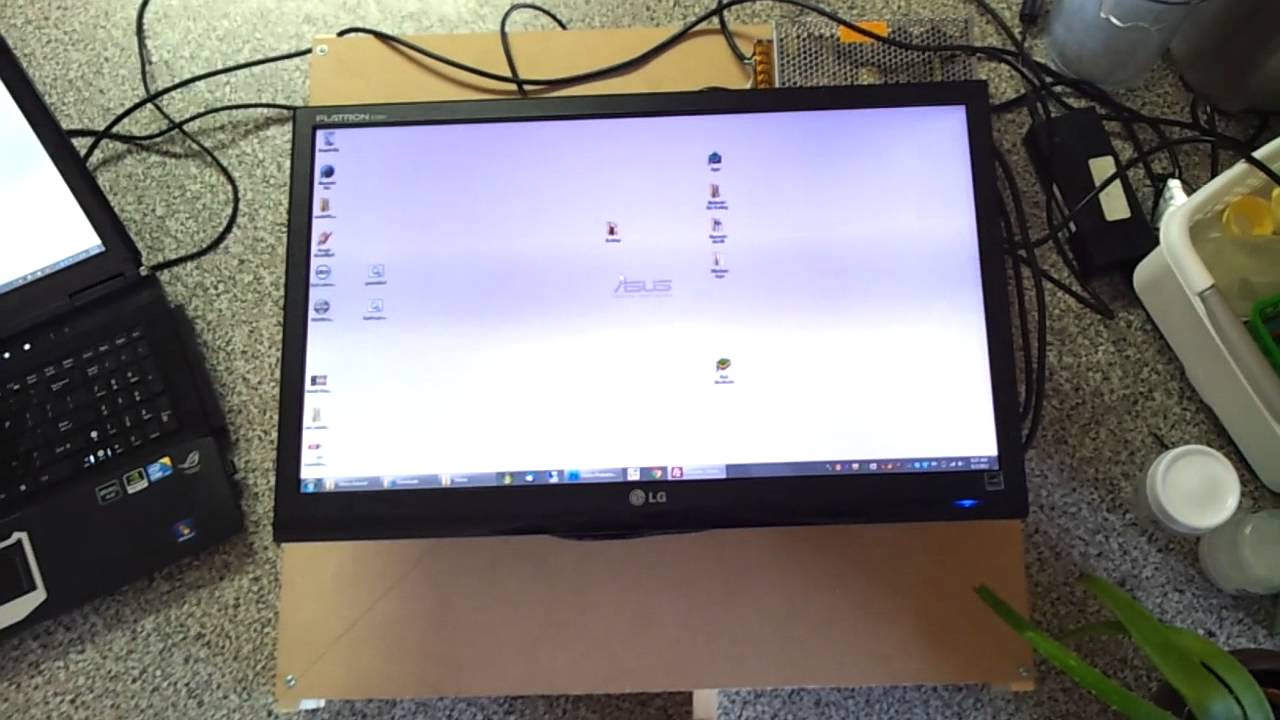 Rotating monitor with rotating desktop - YouTube