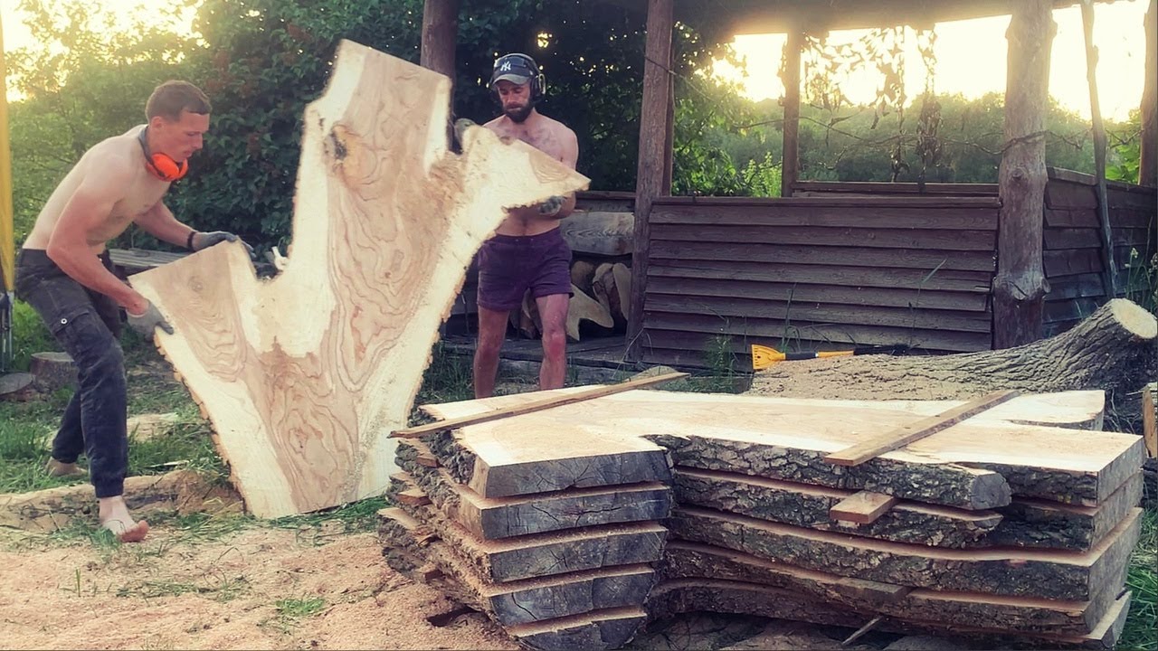Sawing Live Edge Slabs/Брёвна в пиломатериал - YouTube