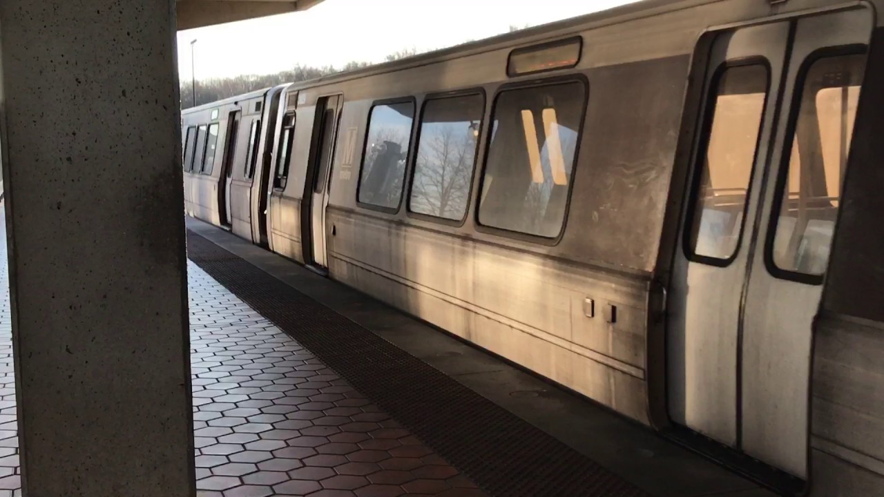 WMATA Rohr and Rehab Breda Consists on the Yellow Line At Greenbelt ...