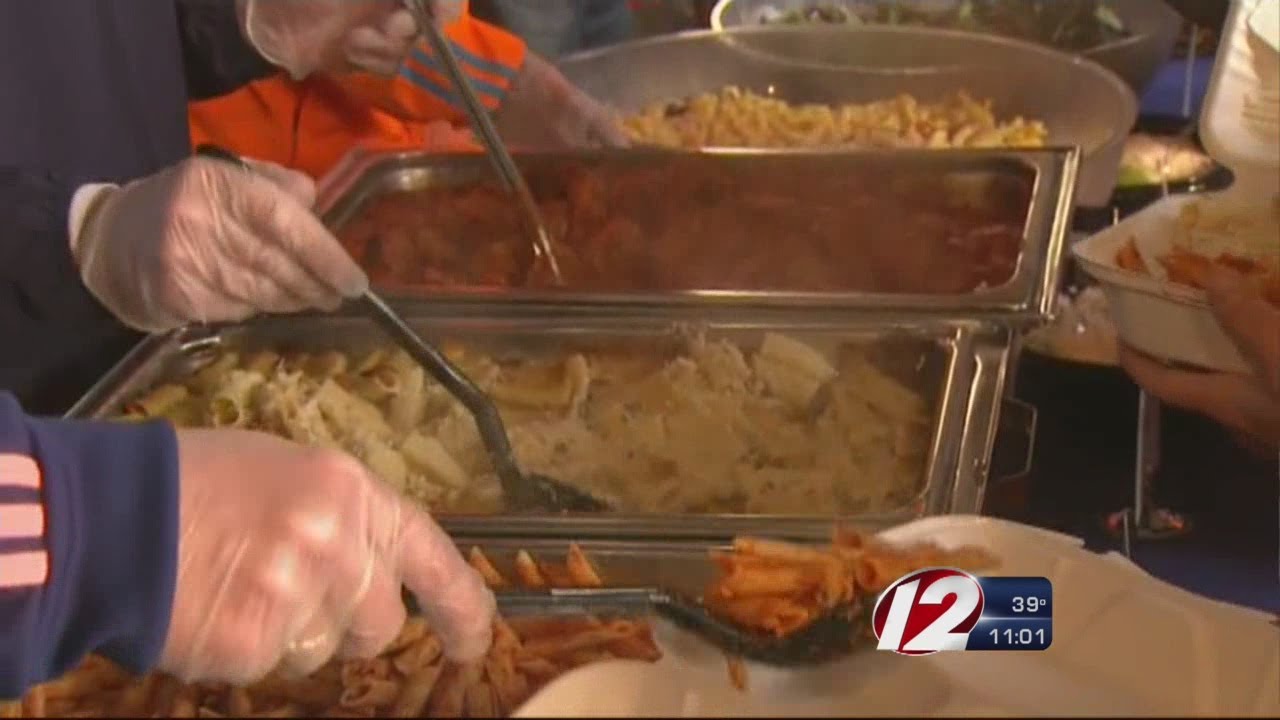 Pre-pasta dinner boosts runners' carbohydrates - YouTube