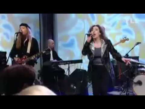 Muska: Kirjoita Postikorttiin (live on TV 1998)