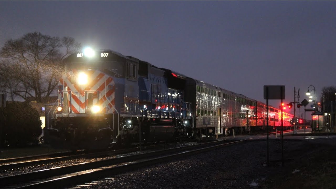Metra SD70MACH 507 at Bensenville, IL - YouTube