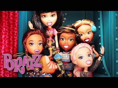Say Cheese! | Bratz C.I.Y. Shoppe Compilation | BRATZ
