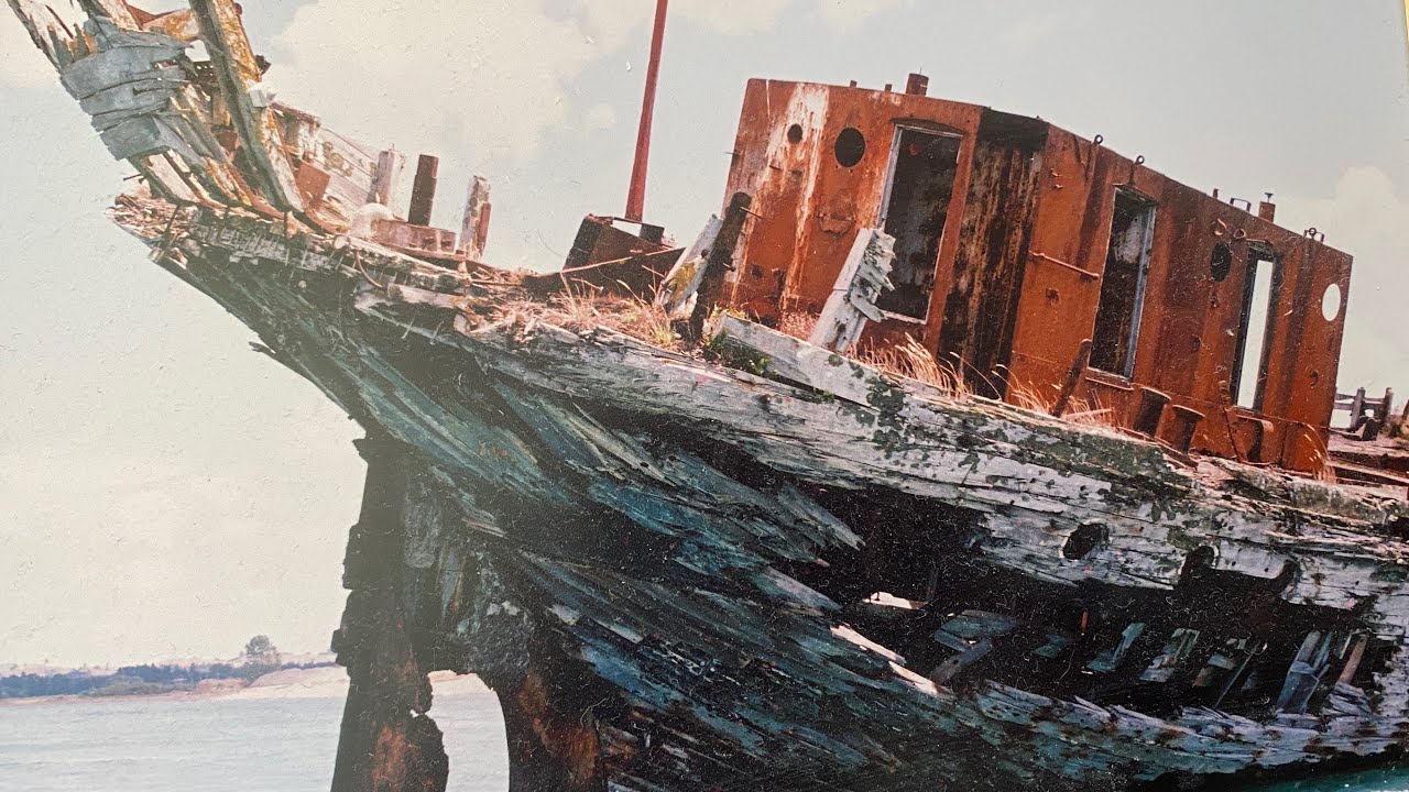 Castle Class Trawlers- HMNZS Hinau photo dump dec 23 - YouTube