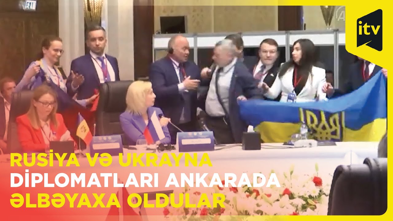Rusiya və Ukrayna nümayəndələrinin Ankarada bayraq davası - YouTube